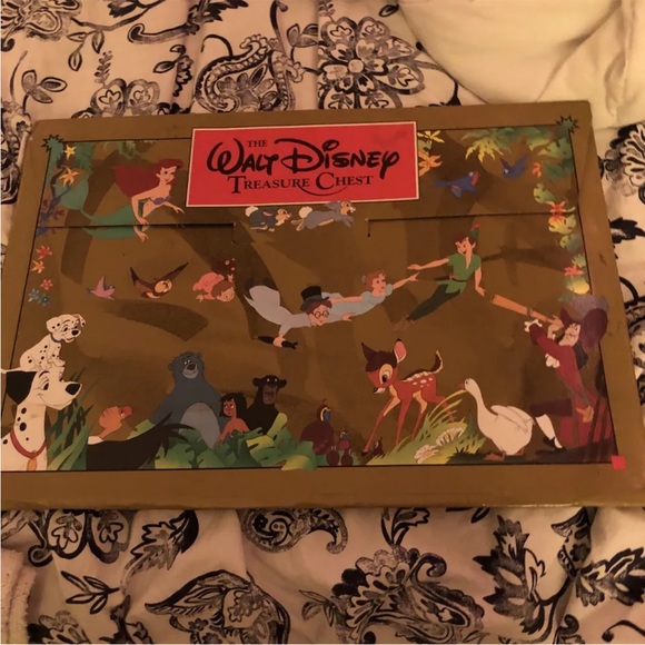 Disney | Other | The Walt Disney Treasure Chest 991 Four Oversized ...